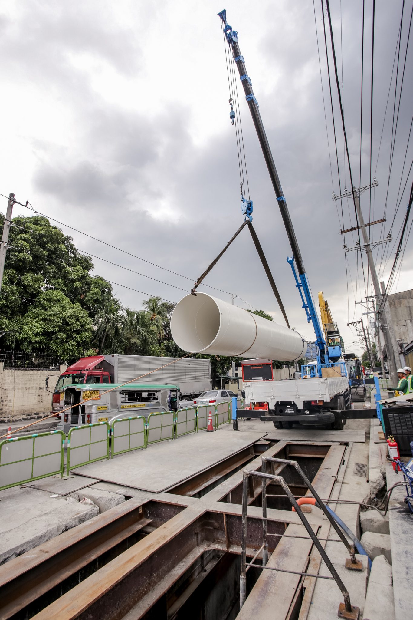 Maynilad installs over 3,100 kms. of new pipes since 2007 - Maynilad ...