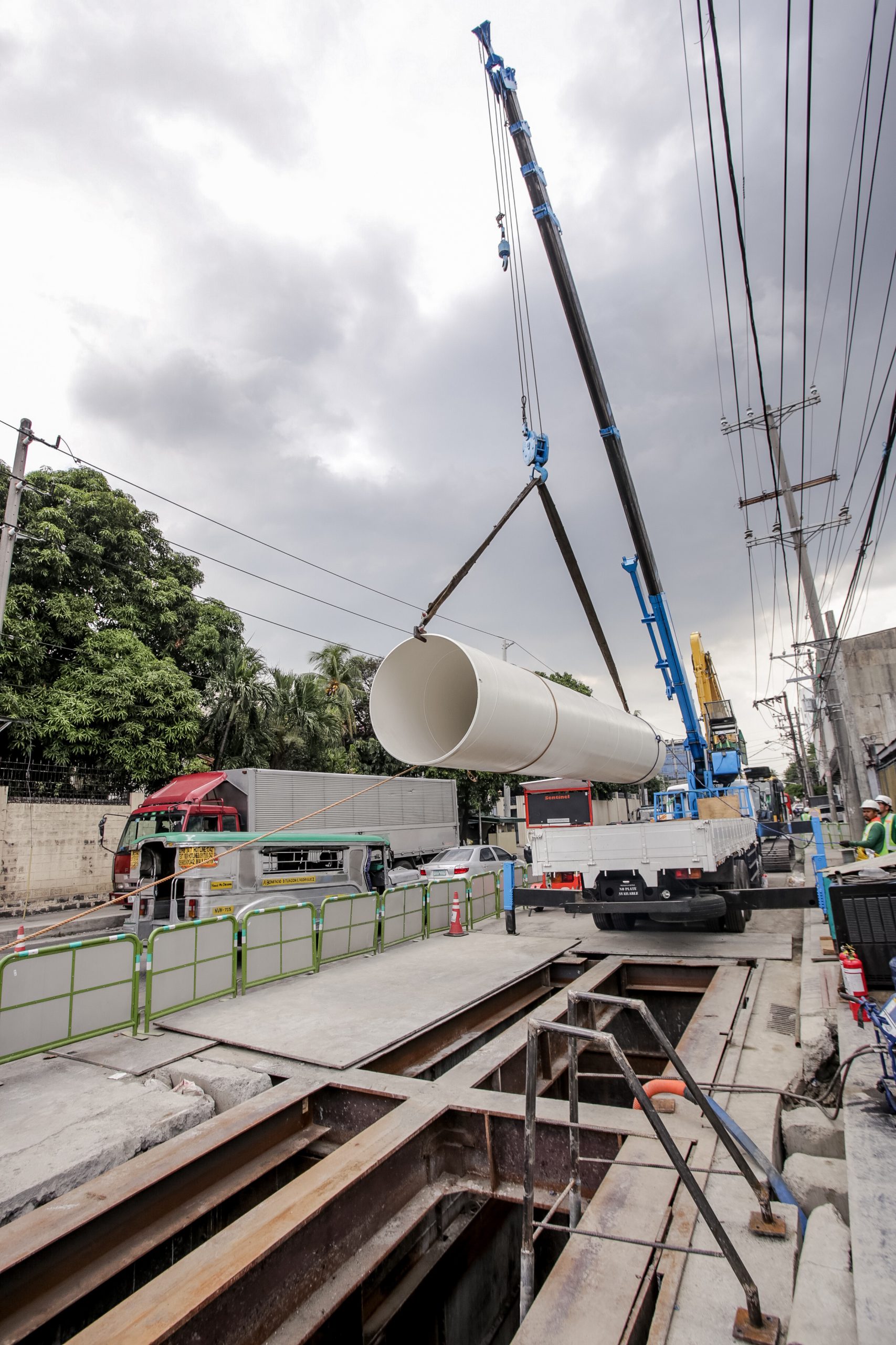 Maynilad installs over 3,100 kms. of new pipes since 2007 - Maynilad ...