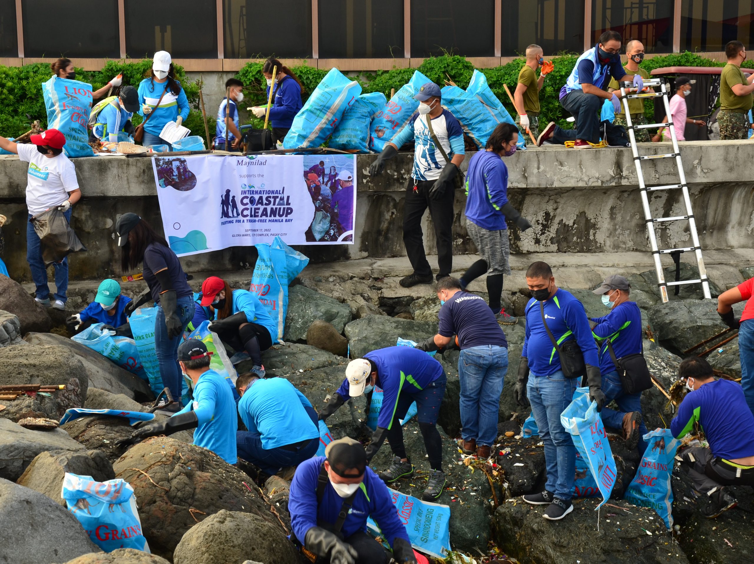 Maynilad, TV5 and Philippine Navy join volunteers for int’l coastal ...