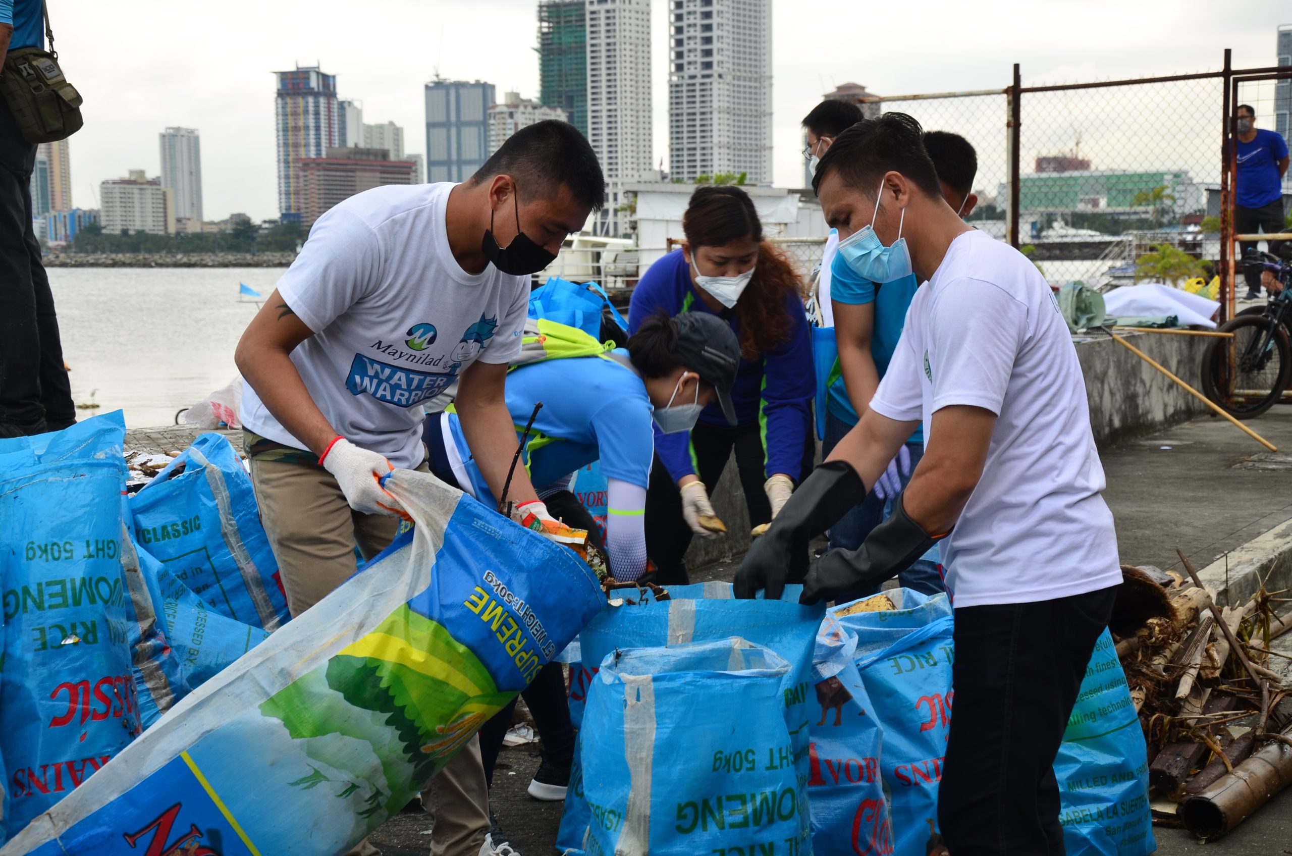 Maynilad, TV5 and Philippine Navy join volunteers for int’l coastal cleanup 2022; collects 1,000 ...