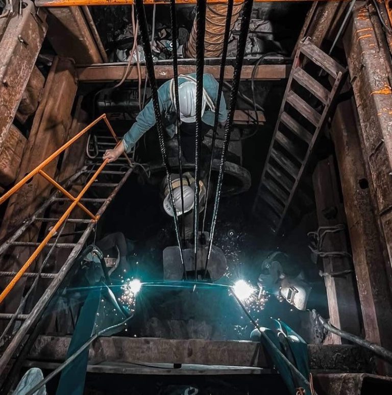 Maynilad replaces old pipes in Manila - Maynilad Water Services, Inc.